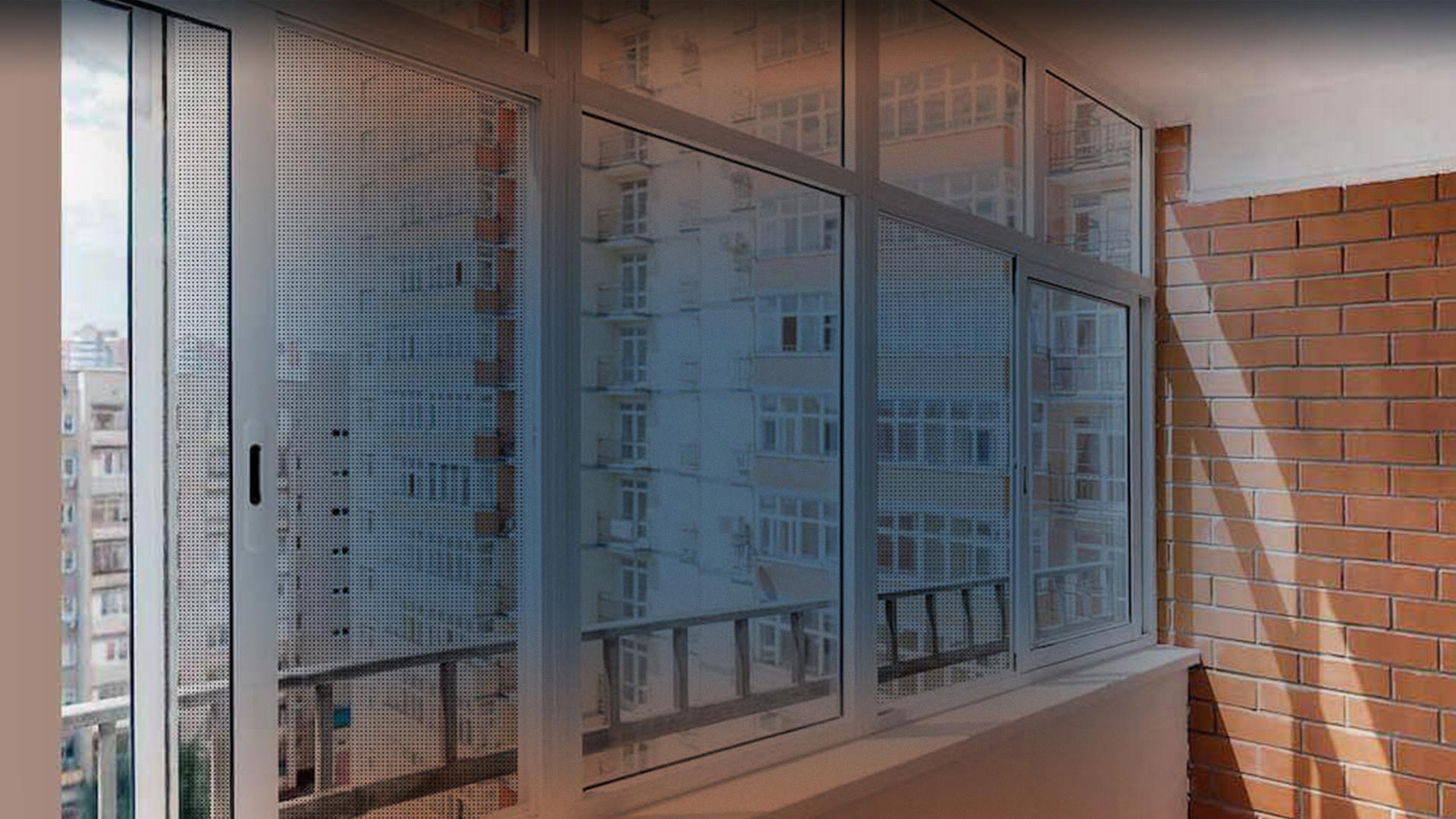 Раздвижная москитная сетка на лоджию – купить в Москве в компании Sunproof